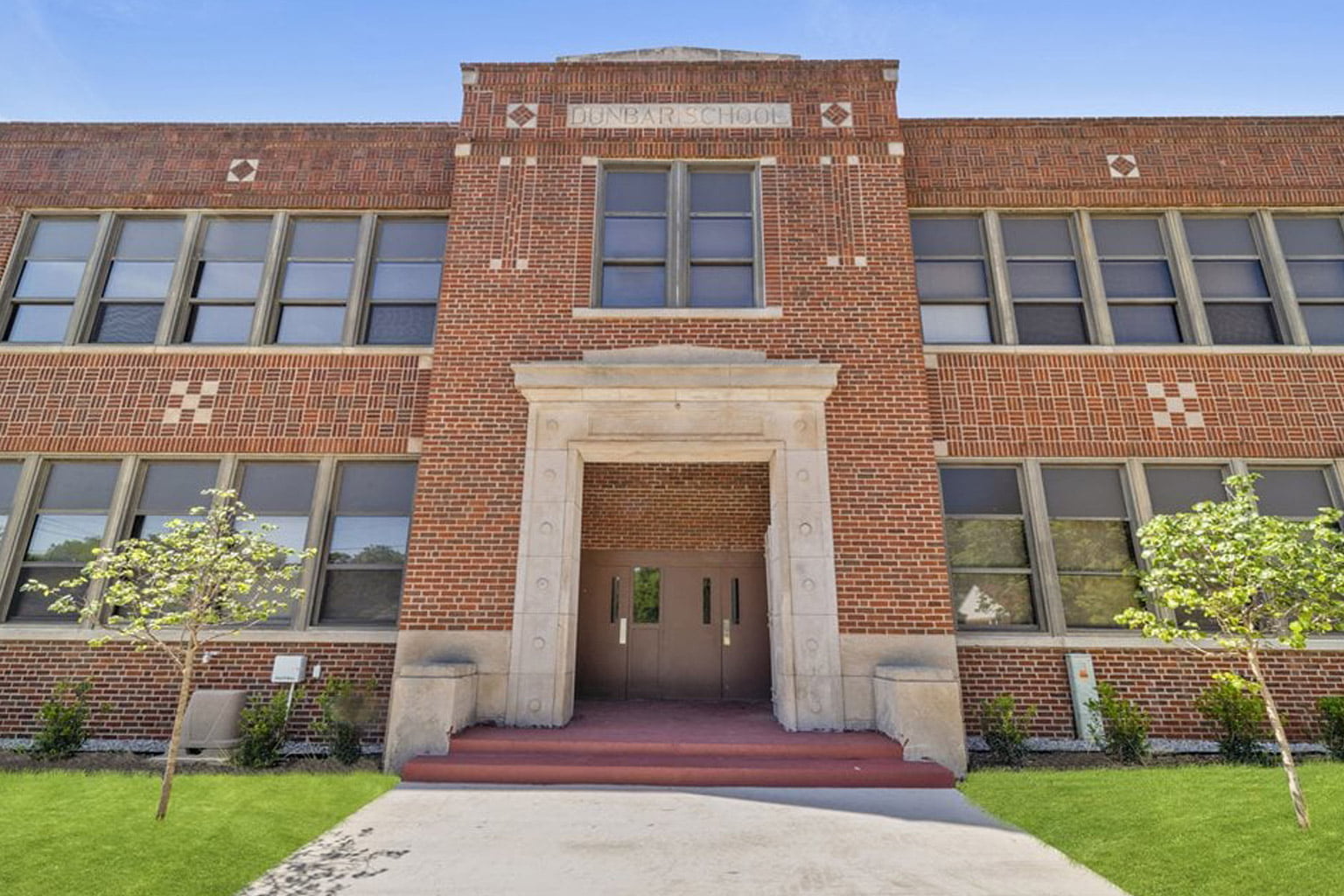 Historic Dunbar School Apartments - Völker | Affordable Housing